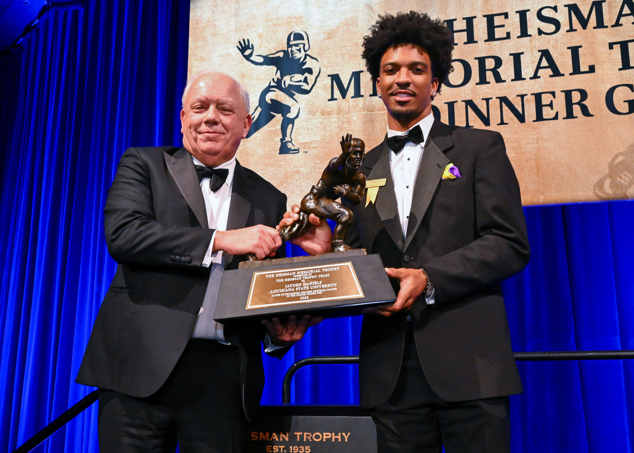 Jayden Daniels - Heisman