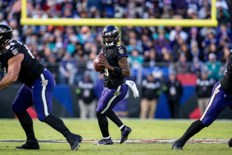 Lamar Jackson wins 2023 NFL MVP - Heisman