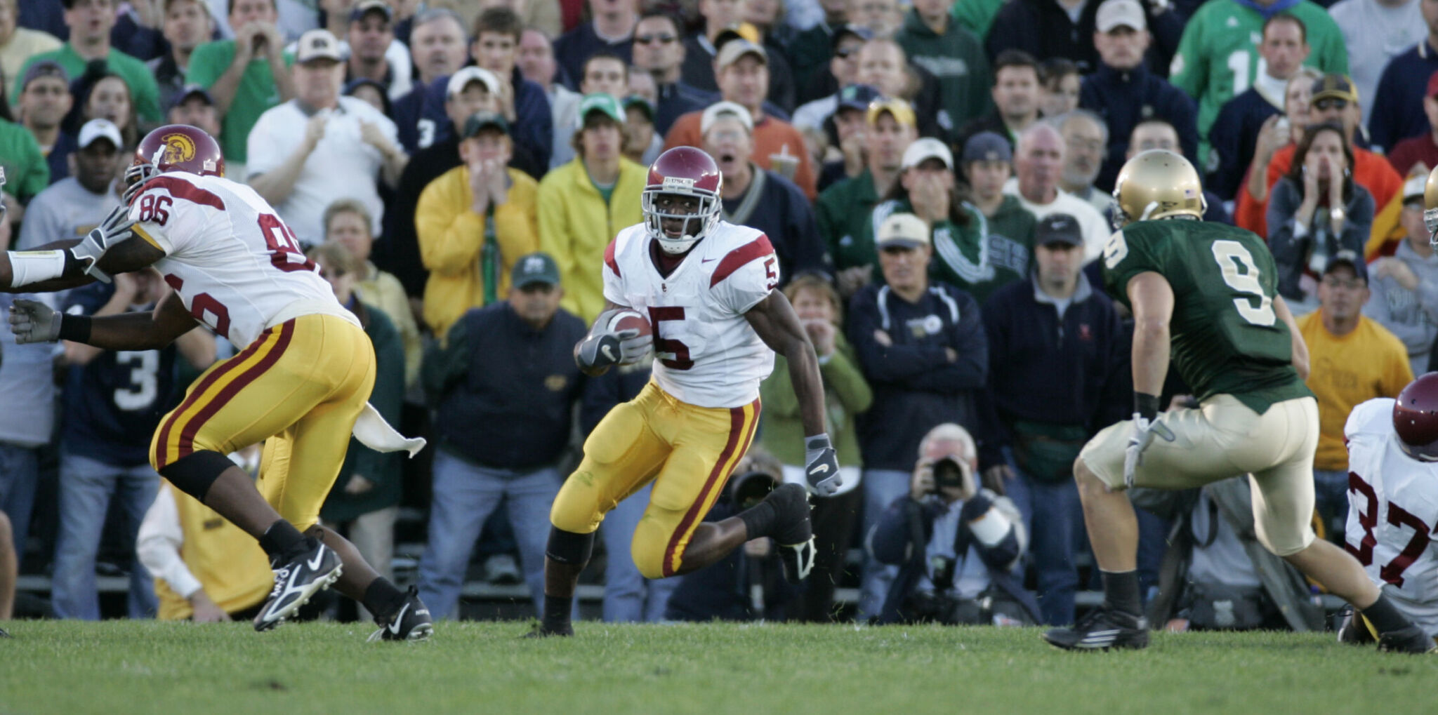 USC-Notre Dame, A Rivalry That Shares 15 Heisman Winners - Heisman